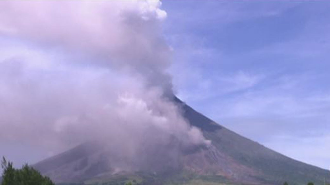 Volcano in Philippines Continues to Spew Lava and Ash, Threatening ...