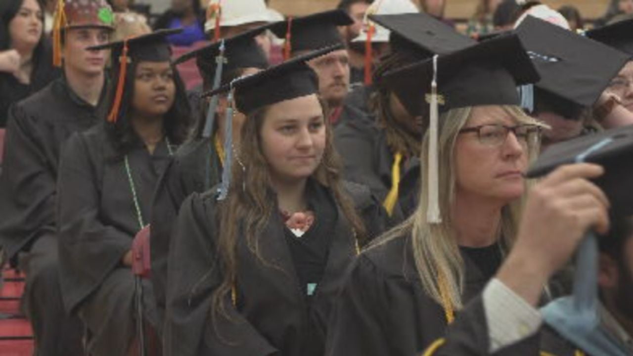 Mom Walks at College Graduation Ceremony With Her Newborn Baby | Inside ...