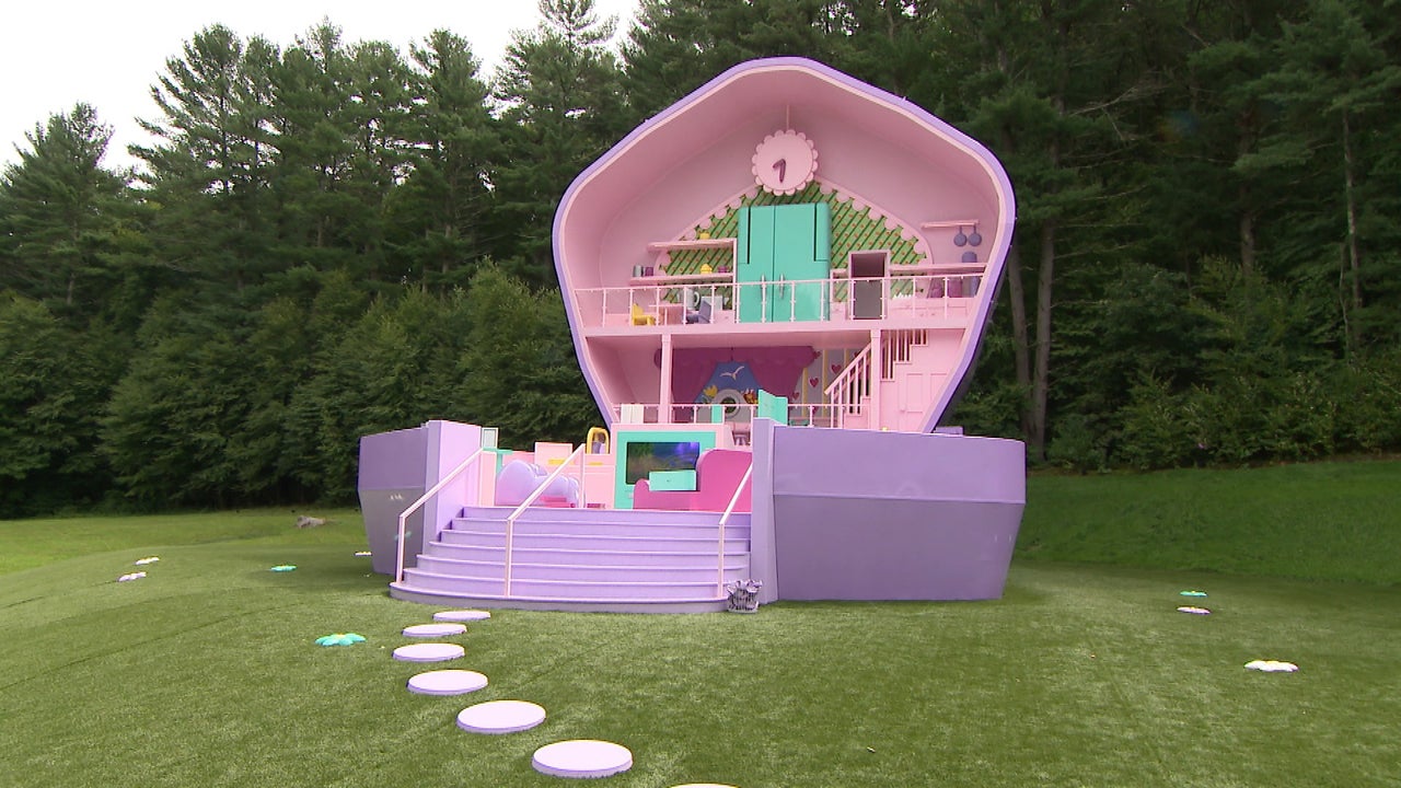 Life-Sized Polly Pocket House Listed on Airbnb for 35th Anniversary ...